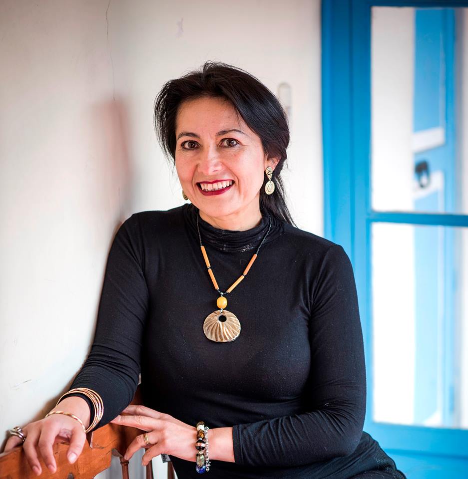 Karina Pacheco Medrano - Las Críticas